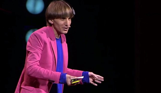 Neil Harbisson: «Werdet zu Cyborgs!» | GDI Gottlieb Duttweiler Institute
